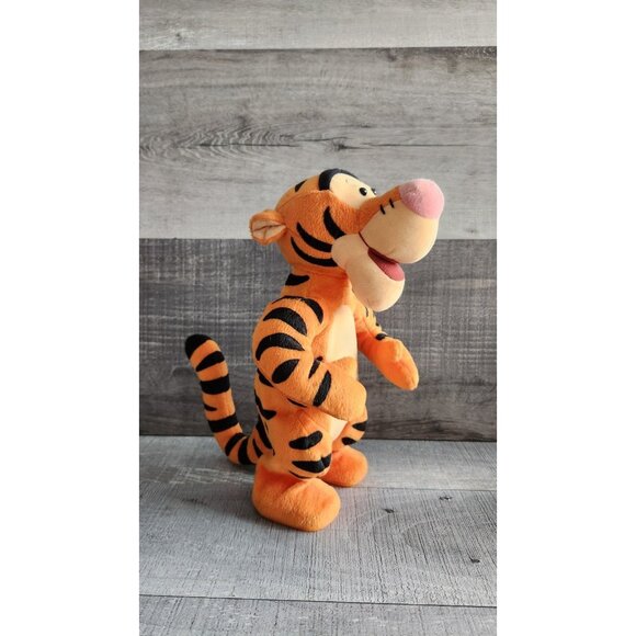 Disney | Toys | Vintage 998 Jumping Bouncing Tigger Disney Winnie The ...